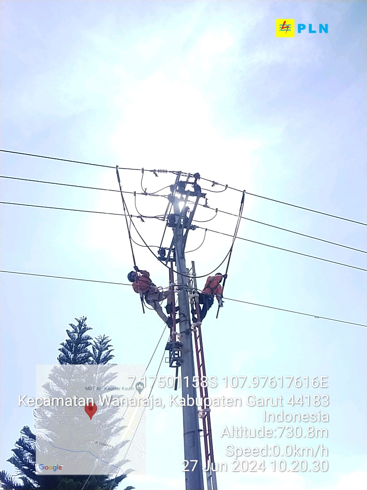 PLN UP3 Garut Melalui Pasukan Elit PDKB Lakukan Pemeliharaan